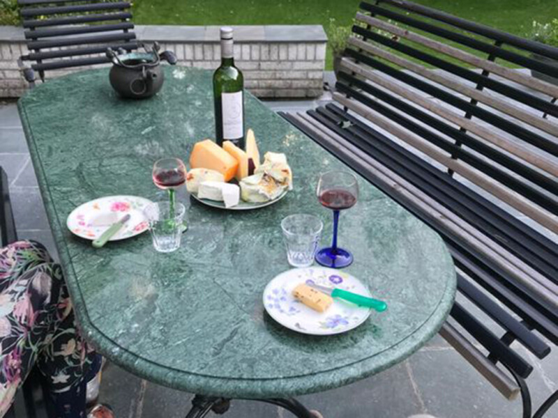 Natuursteen tafels voor binnen en buiten - Bus Natuursteen